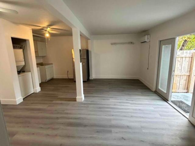 1 Br, 1 bath, Single Family 11239 Sw 5th Ter
