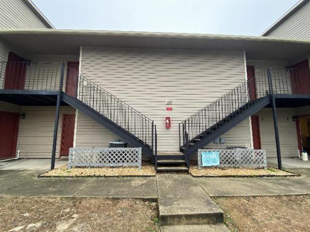 1 Br, 1 bath, Single Family 1123 Southwood Dr