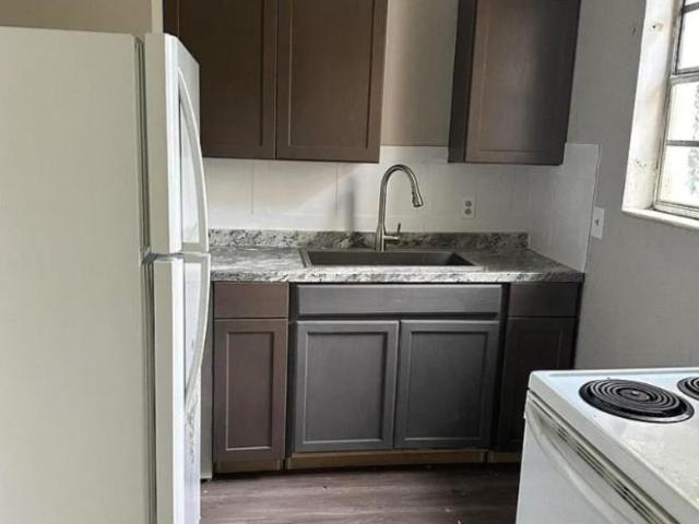 1 Br, 1 bath, Single Family 112 W 17th