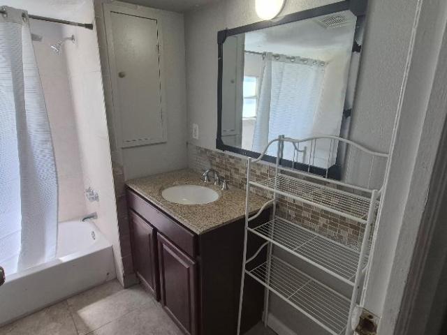1 Br, 1 bath, Single Family 11426 Rohrman Road