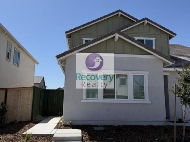 1 Br, 1 bath, Single Family 1161 Silver Feather Way