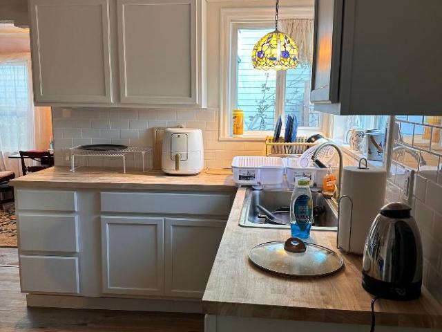 1 Br, 1 bath, Single Family 118 E 62nd St