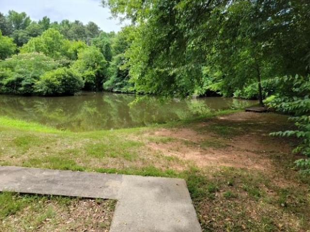 1 Br, 1 bath, Single Family 123 Eaglewood Way