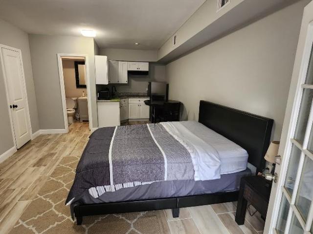 1 Br, 1 bath, Single Family 12014 N Eldridge Pkwy