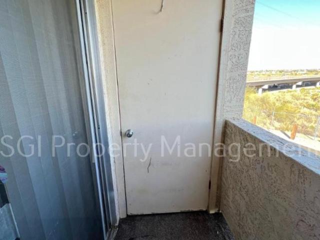 1 Br, 1 bath, Single Family 12123 W Bell Rd