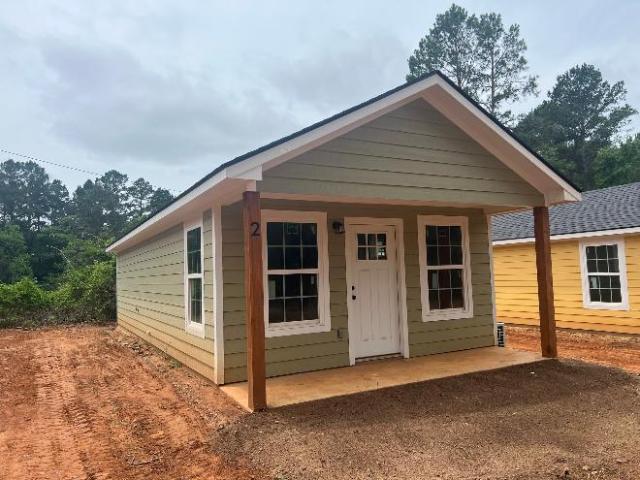 1 Br, 1 bath, Single Family 12185 Fm 2276 N