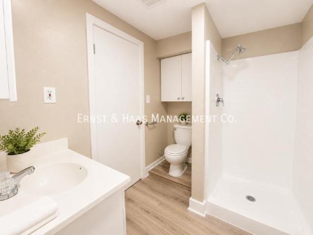 1 Br, 1 bath, Single Family 1222 E Appleton St