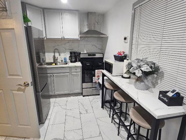 1 Br, 1 bath, Single Family 124 E 135th St