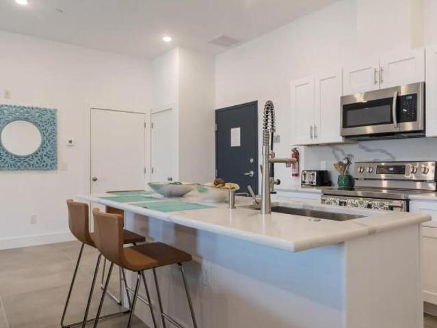 1 Br, 1 bath, Single Family 1254 Point Breeze Avenue