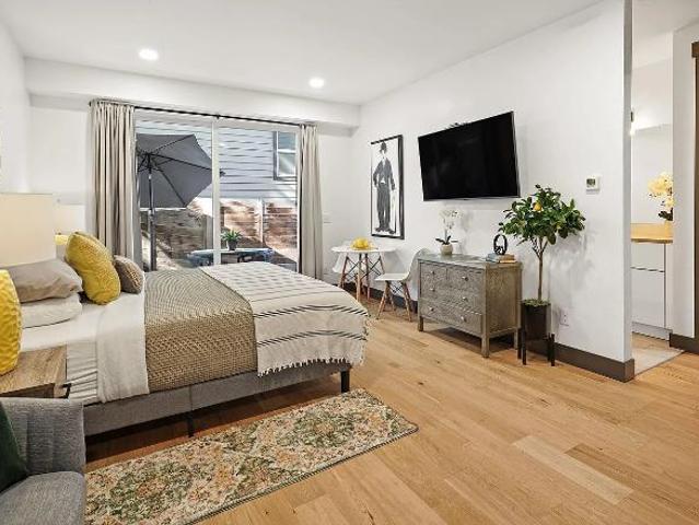 1 Br, 1 bath, Single Family 1325 SW Boardwalk Ln