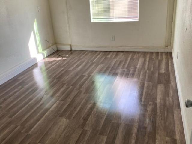 1 Br, 1 bath, Single Family 13744 Dellbrook St