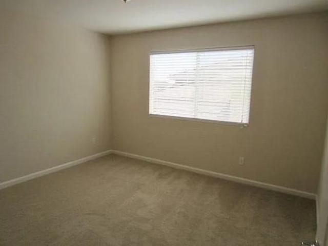 1 Br, 1 bath, Single Family 2423 Mammoth Way