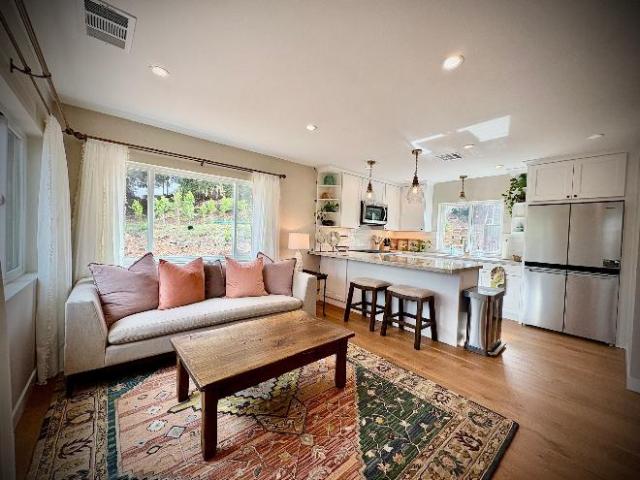 1 Br, 1 bath, Single Family 2436 Green Hills Way
