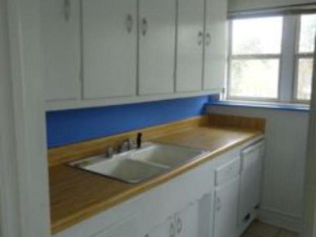 1 Br, 1 bath, Single Family 260 5 Holman Ave