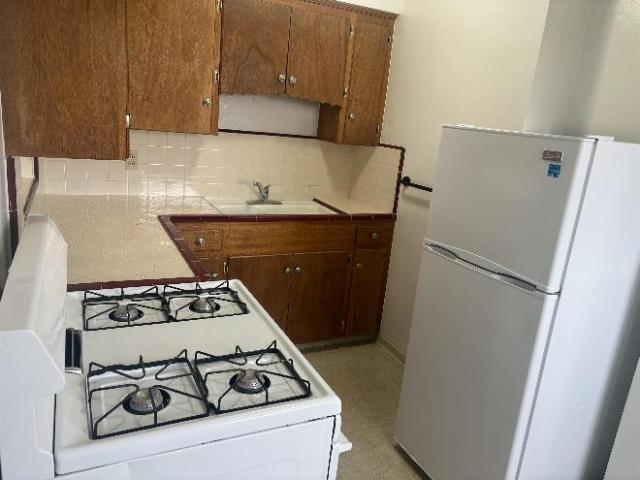 1 Br, 1 bath, Single Family 2618 East Turney Avenue