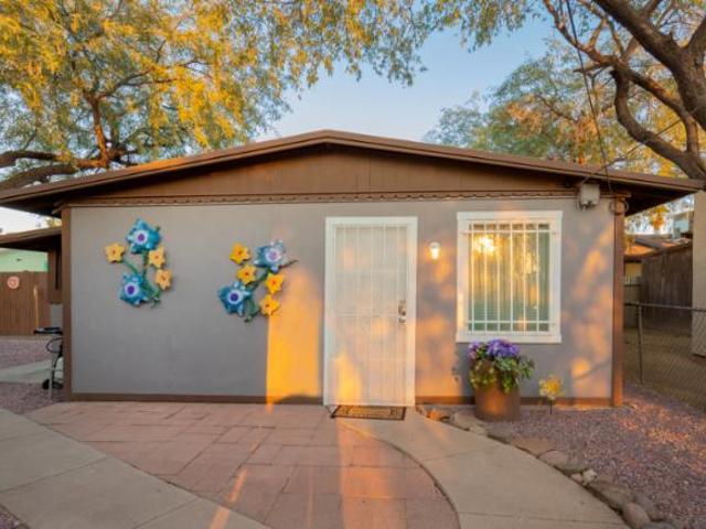 1 Br, 1 bath, Single Family 2618 N Edith Blvd