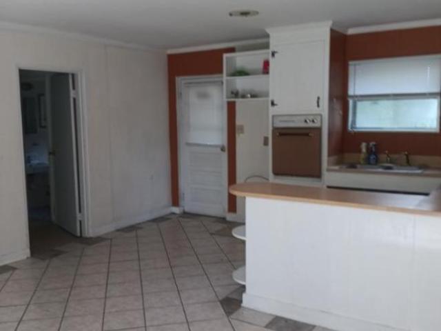 1 Br, 1 bath, Single Family 2700 A Jefferson Dr