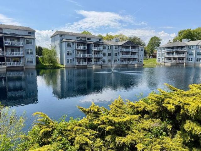1 Br, 1 bath, Single Family 2702 Waters Edge