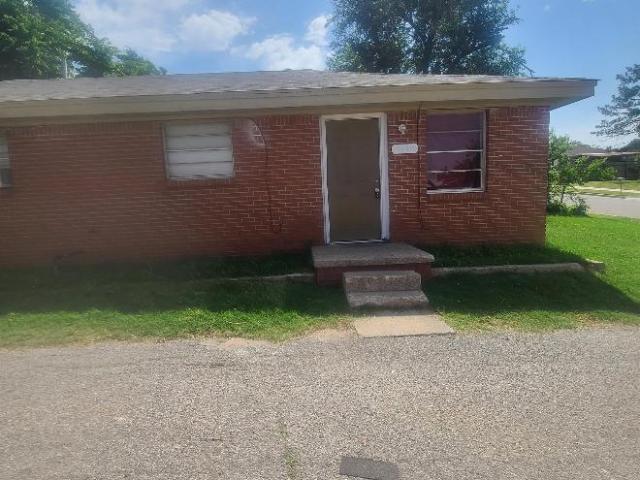 1 Br, 1 bath, Single Family 2813 Sw 33rd 12 Plex