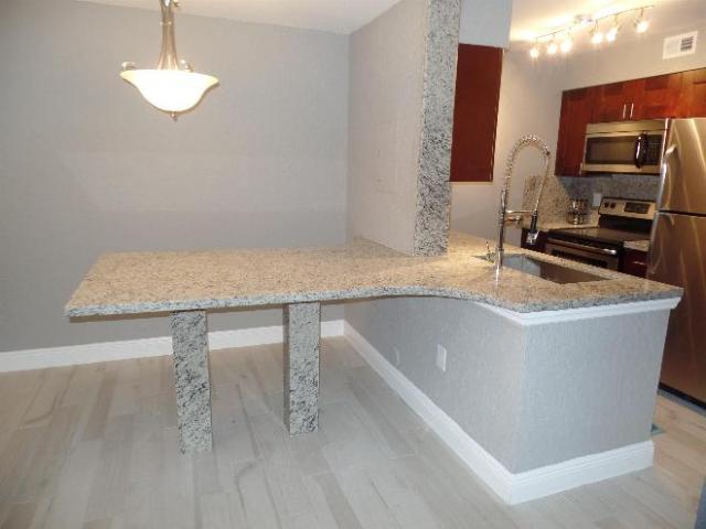1 Br, 1 bath, Single Family 2851 N Oakland Forest Dr