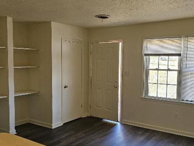 1 Br, 1 bath, Single Family 201 Deer Creek Drive