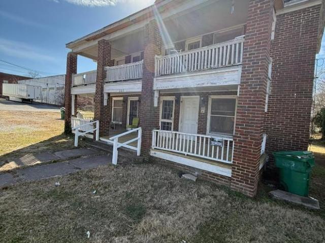 1 Br, 1 bath, Single Family 209 Oakwood St