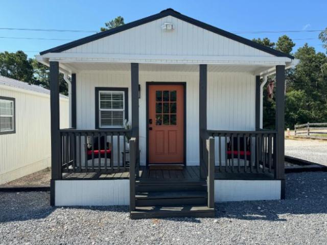 1 Br, 1 bath, Single Family 210 H Pickens
