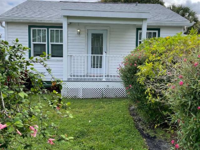 1 Br, 1 bath, Single Family 214 NE 12th St
