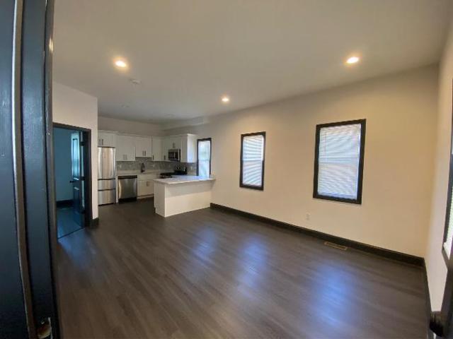 1 Br, 1 bath, Single Family 21 East Transit Street