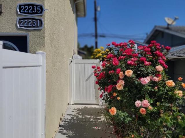 1 Br, 1 bath, Single Family 22235 Burton St