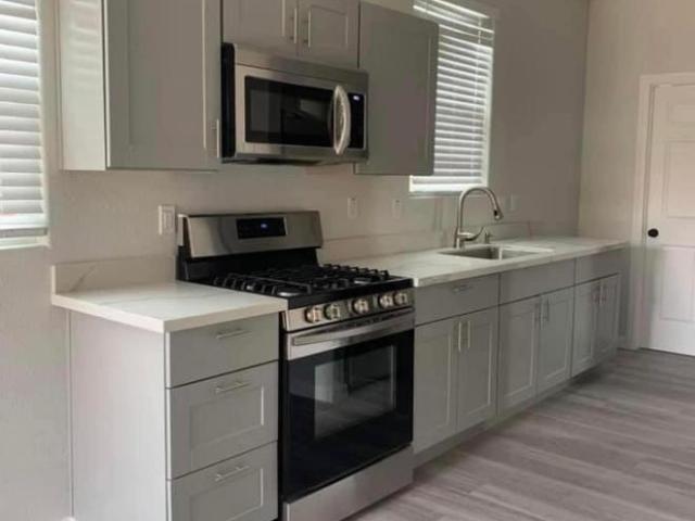 1 Br, 1 bath, Single Family 222 Tissot Dr