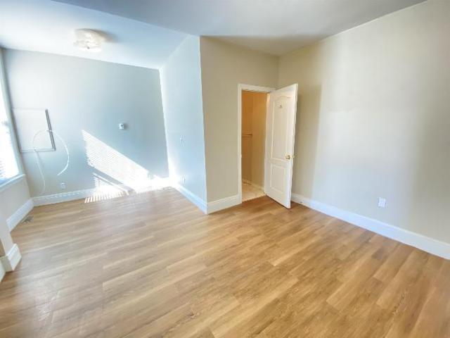 1 Br, 1 bath, Single Family 226 Victoria Avenue North
