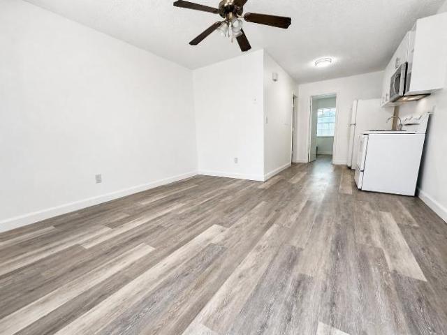 1 Br, 1 bath, Single Family 2385 Leon Ave