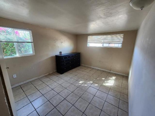 1 Br, 1 bath, Single Family 3518 W Lynwood St