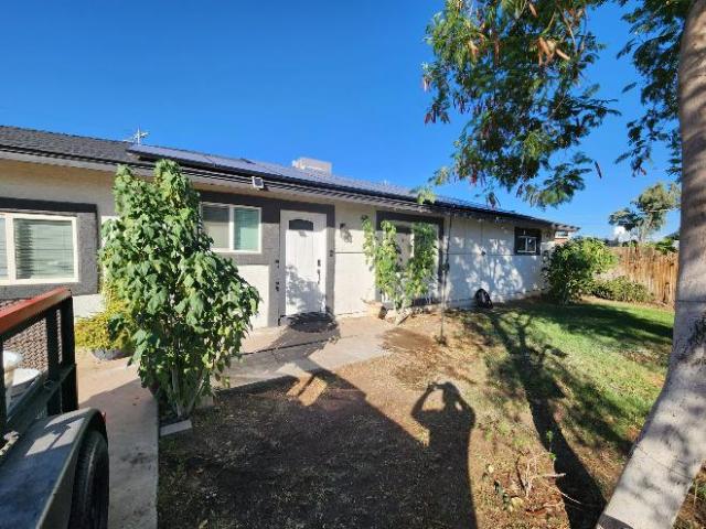 1 Br, 1 bath, Single Family 3518 W Lynwood St