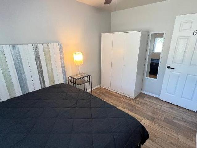 1 Br, 1 bath, Single Family 3645 W Hadley St