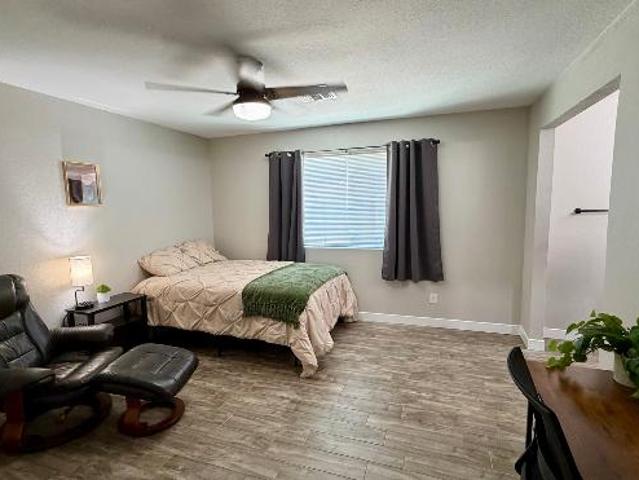 1 Br, 1 bath, Single Family 3757 W Joan De Arc Ave