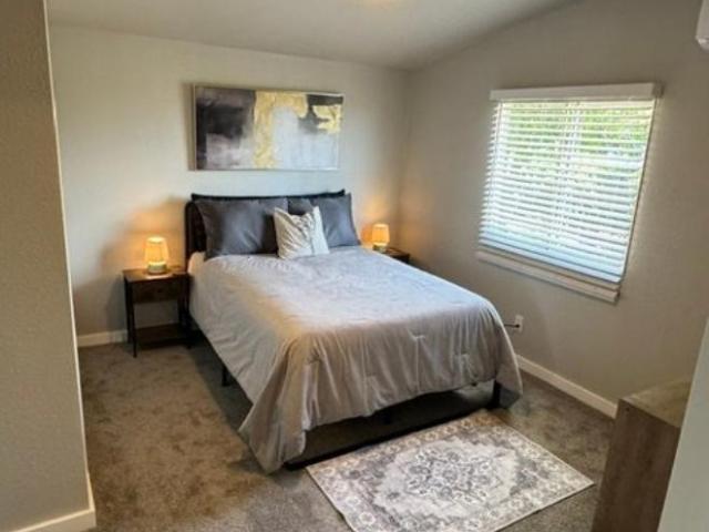 1 Br, 1 bath, Single Family 3860 E Mission Ln