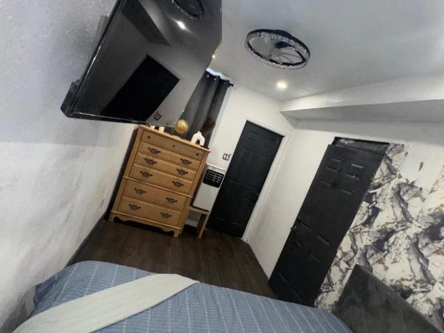 1 Br, 1 bath, Single Family 3964 NW 39th Ave