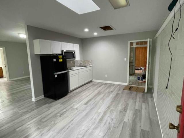 1 Br, 1 bath, Single Family 3064 Hicks Rd Sw