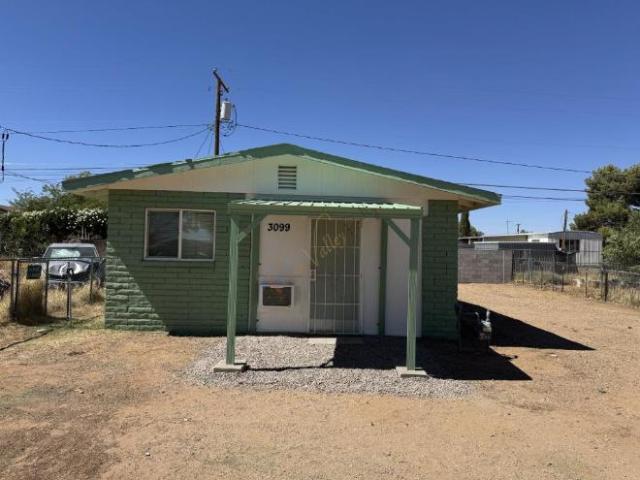1 Br, 1 bath, Single Family 3099 E Northfield Ave