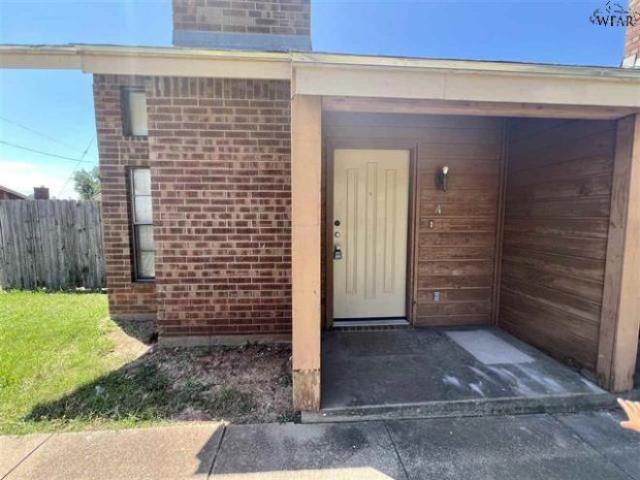 1 Br, 1 bath, Single Family 4501 Mistletoe Dr