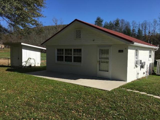 1 Br, 1 bath, Single Family 4568 Old Clear Creek Rd