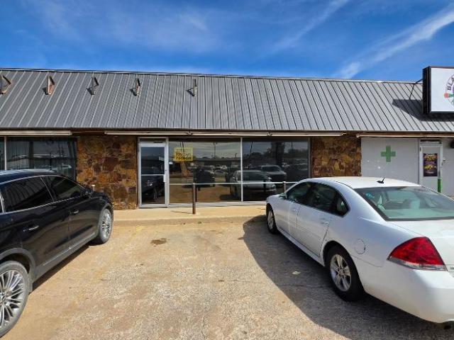 1 Br, 1 bath, Single Family 4735 S Memorial Dr