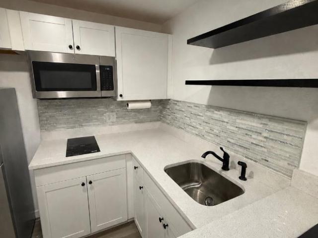 1 Br, 1 bath, Single Family 4802 E Sligh Ave
