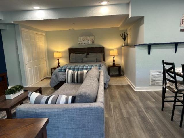 1 Br, 1 bath, Single Family 4922 N Silverlace Dr