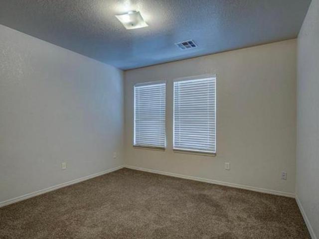 1 Br, 1 bath, Single Family 404 Eagle Creek Way