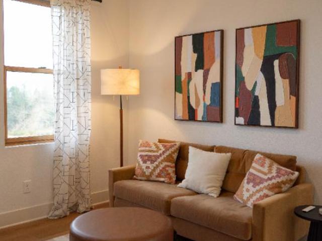 1 Br, 1 bath, Single Family 4069 Berwick Ln SE