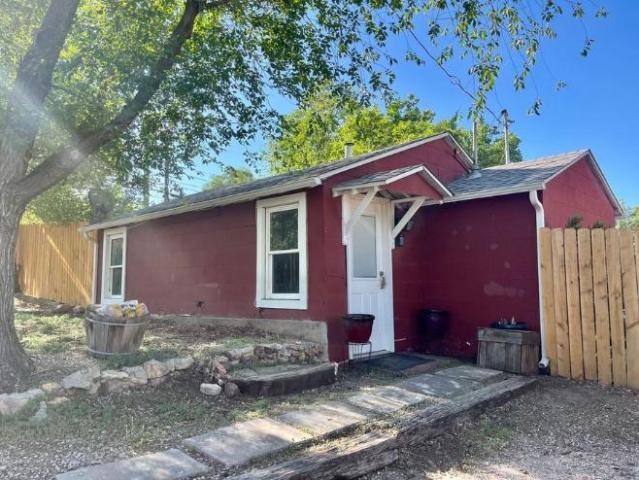 1 Br, 1 bath, Single Family 413 W Tyler St