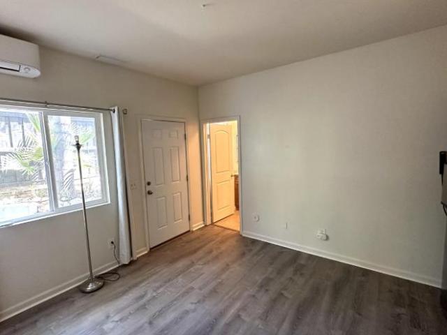 1 Br, 1 bath, Single Family 41895 Dahlias Way